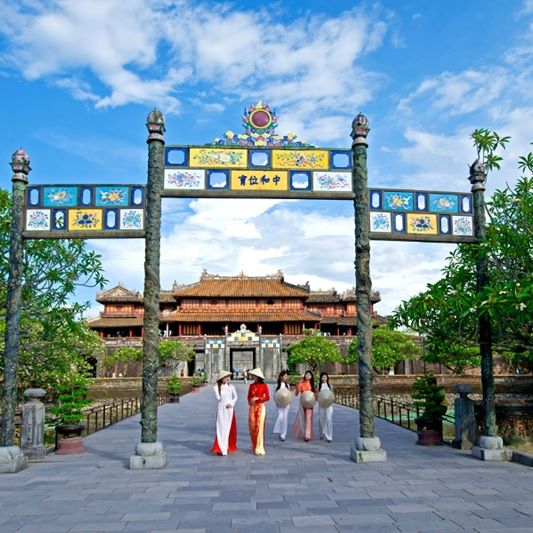 HUE CITY HALF DAY TOUR WITH THUY BIEU ECO VILLAGE